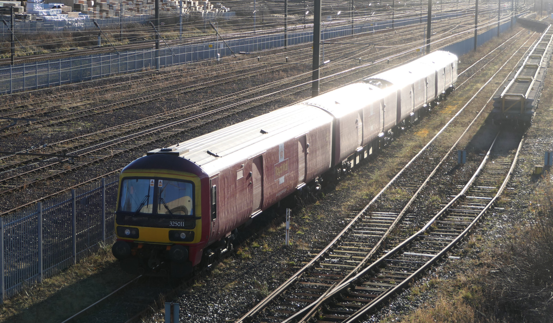 Photo of 325011 at Tyne Yard — trainlogger