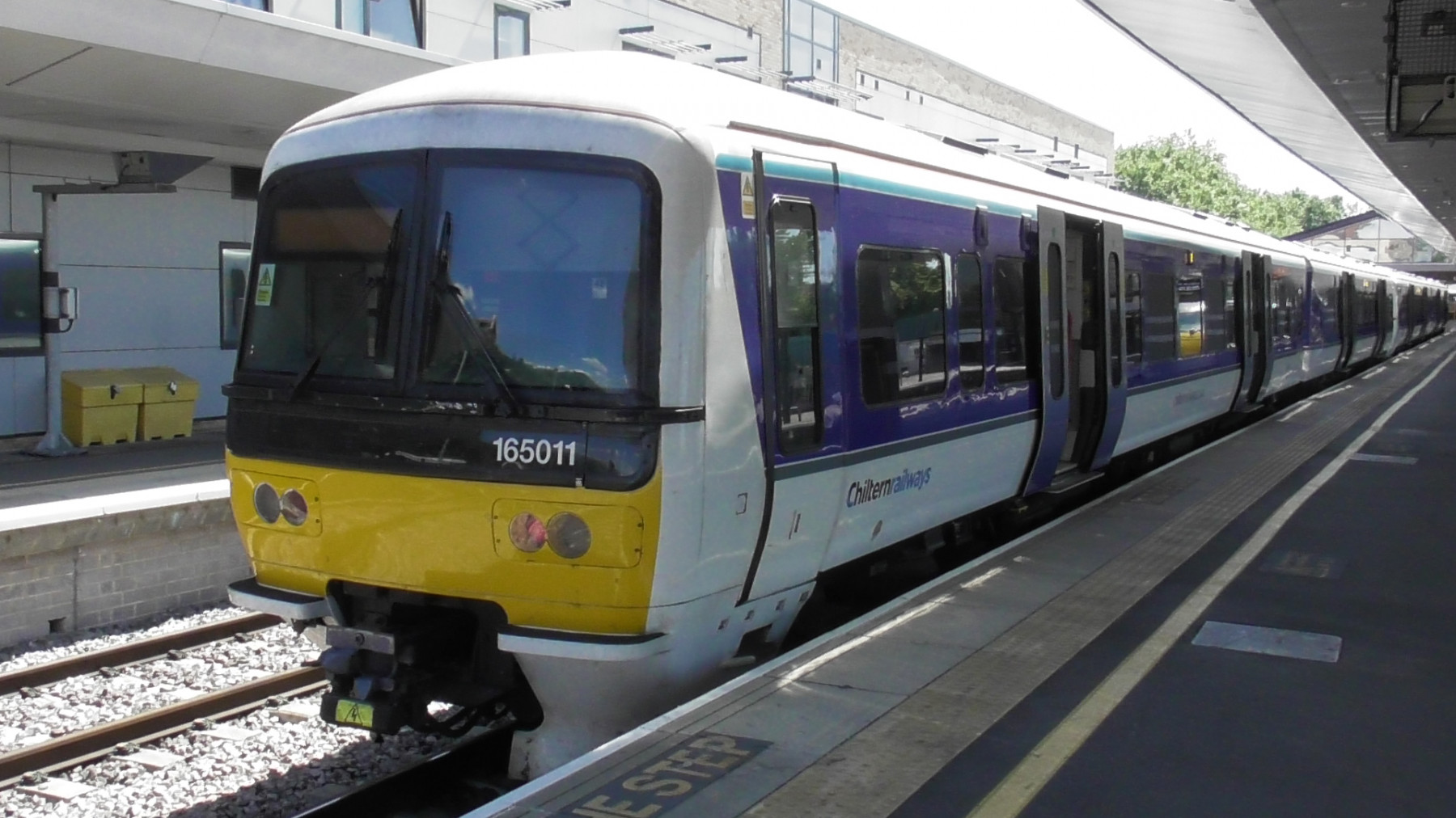 Photo of 165011 at Oxford — trainlogger