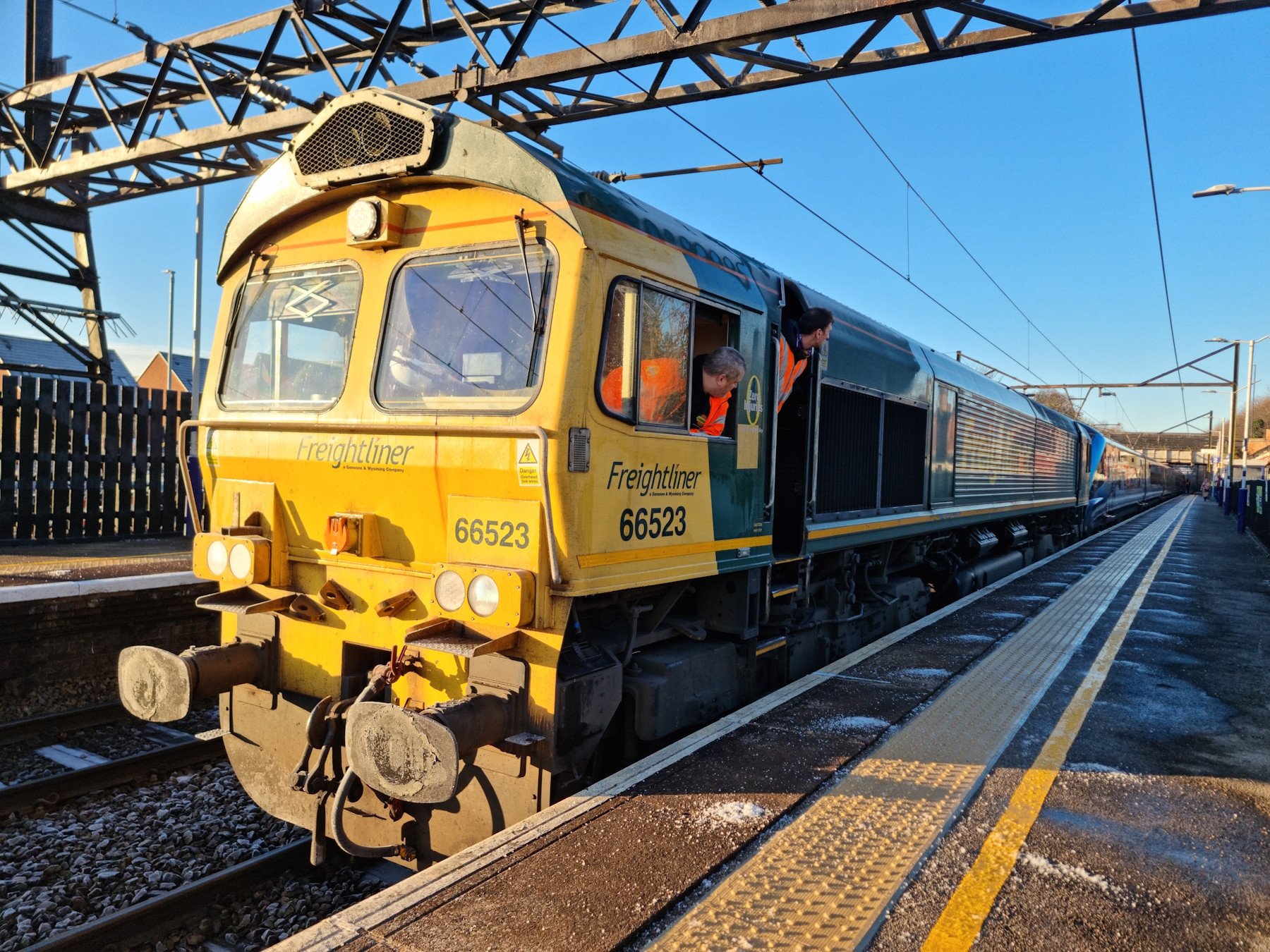 Photo of 66523 at Guide Bridge — trainlogger
