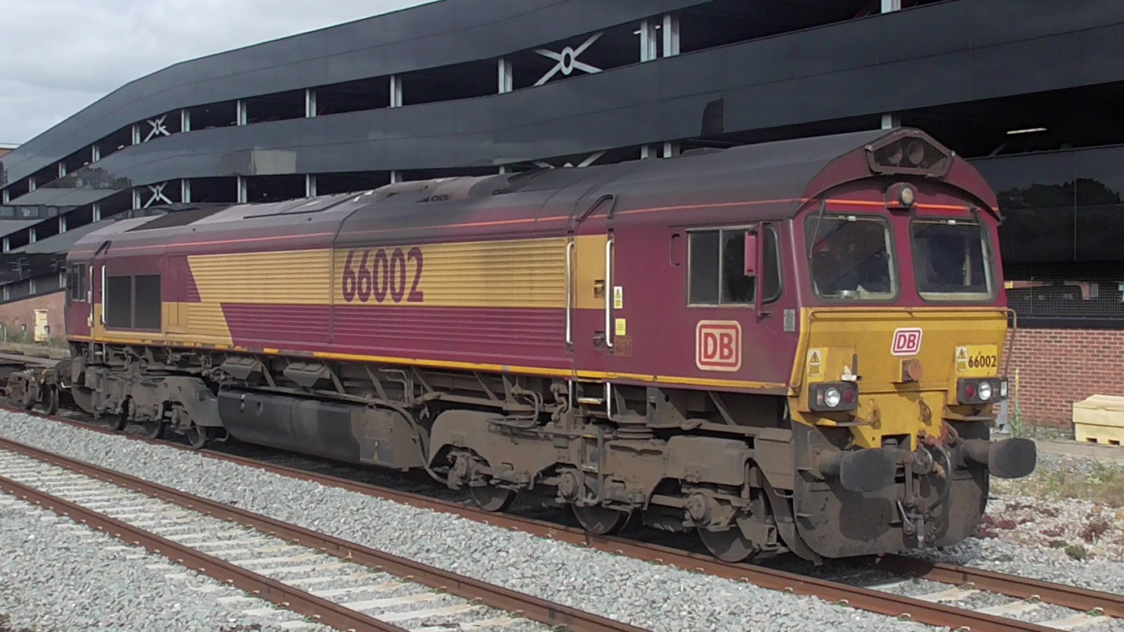Photo of 66002 at Banbury — trainlogger