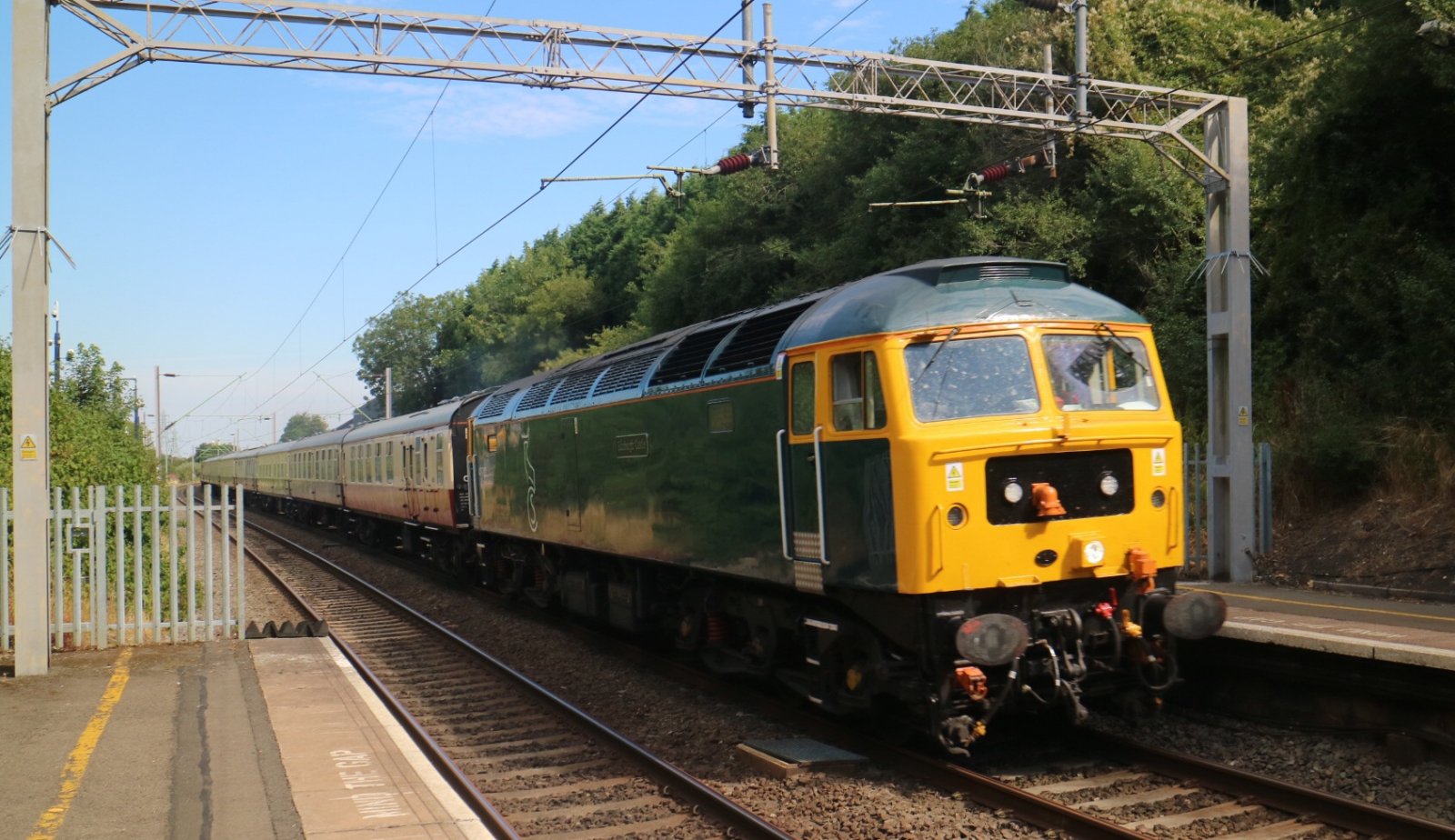 Photo of 47727 at Coseley — trainlogger