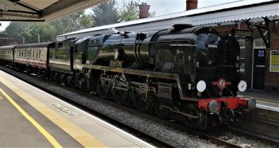 Photo of 69011 at Clapham Junction and Depot — trainlogger