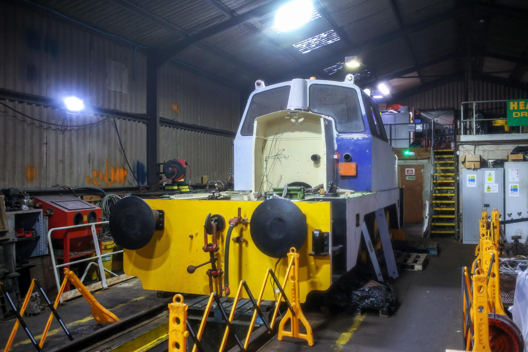 Photo of P406D at Wishaw - Railway Support Services — trainlogger