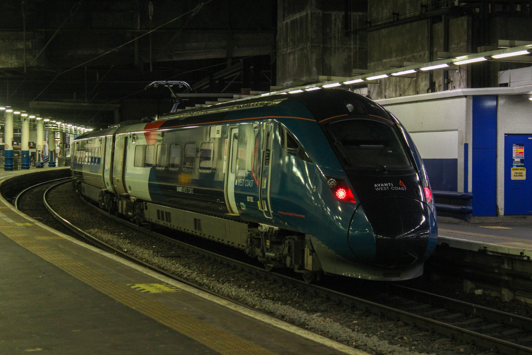 Photo of 807002 at London Euston — trainlogger
