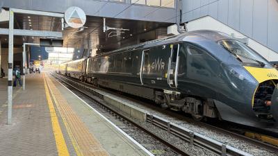 800007 - Class 800 / High-speed multiple unit / fixed formation sets ...