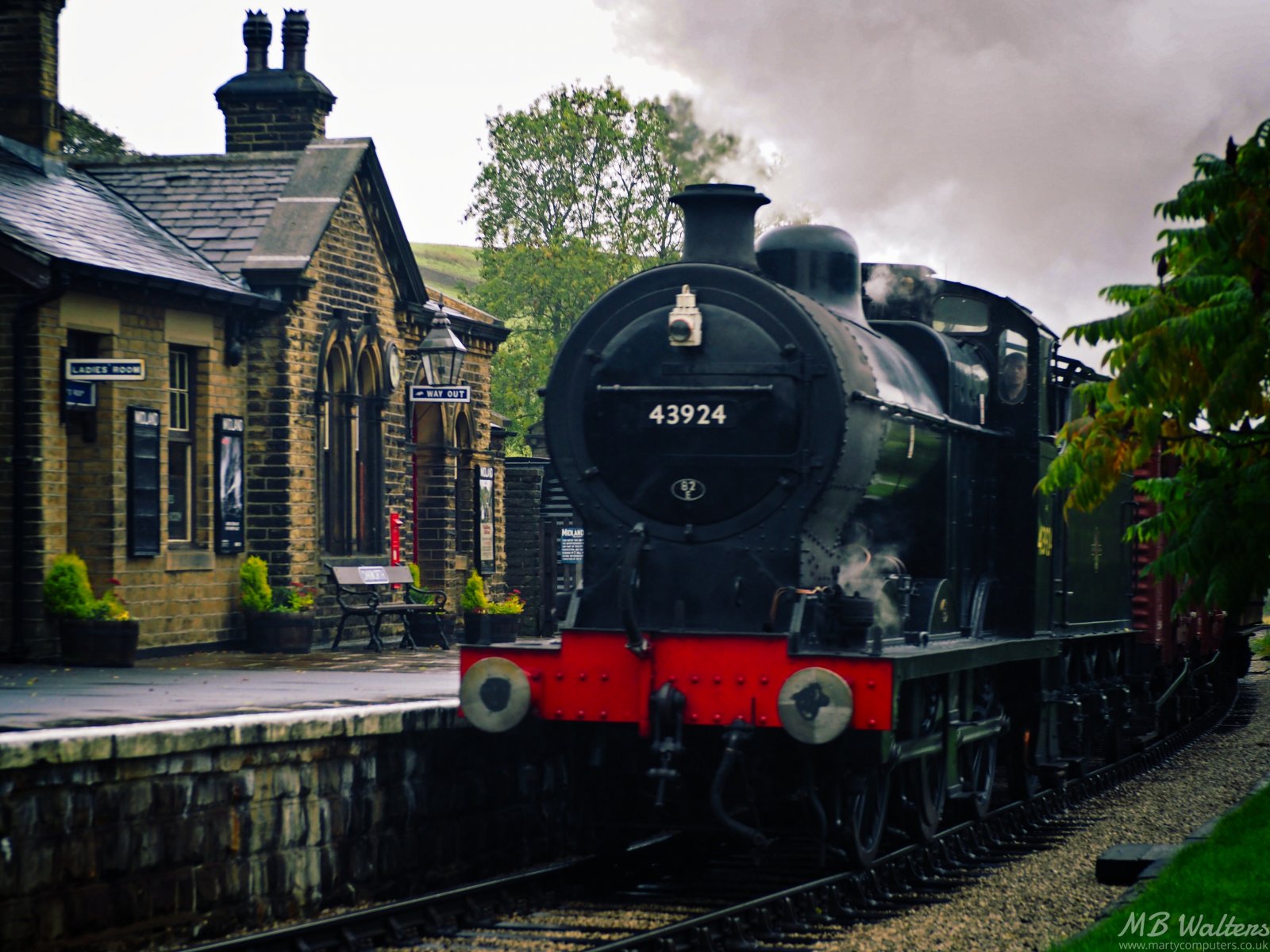 Photo of Steam43924 at Keighley & Worth Valley Railway - Oakworth — trainlogger