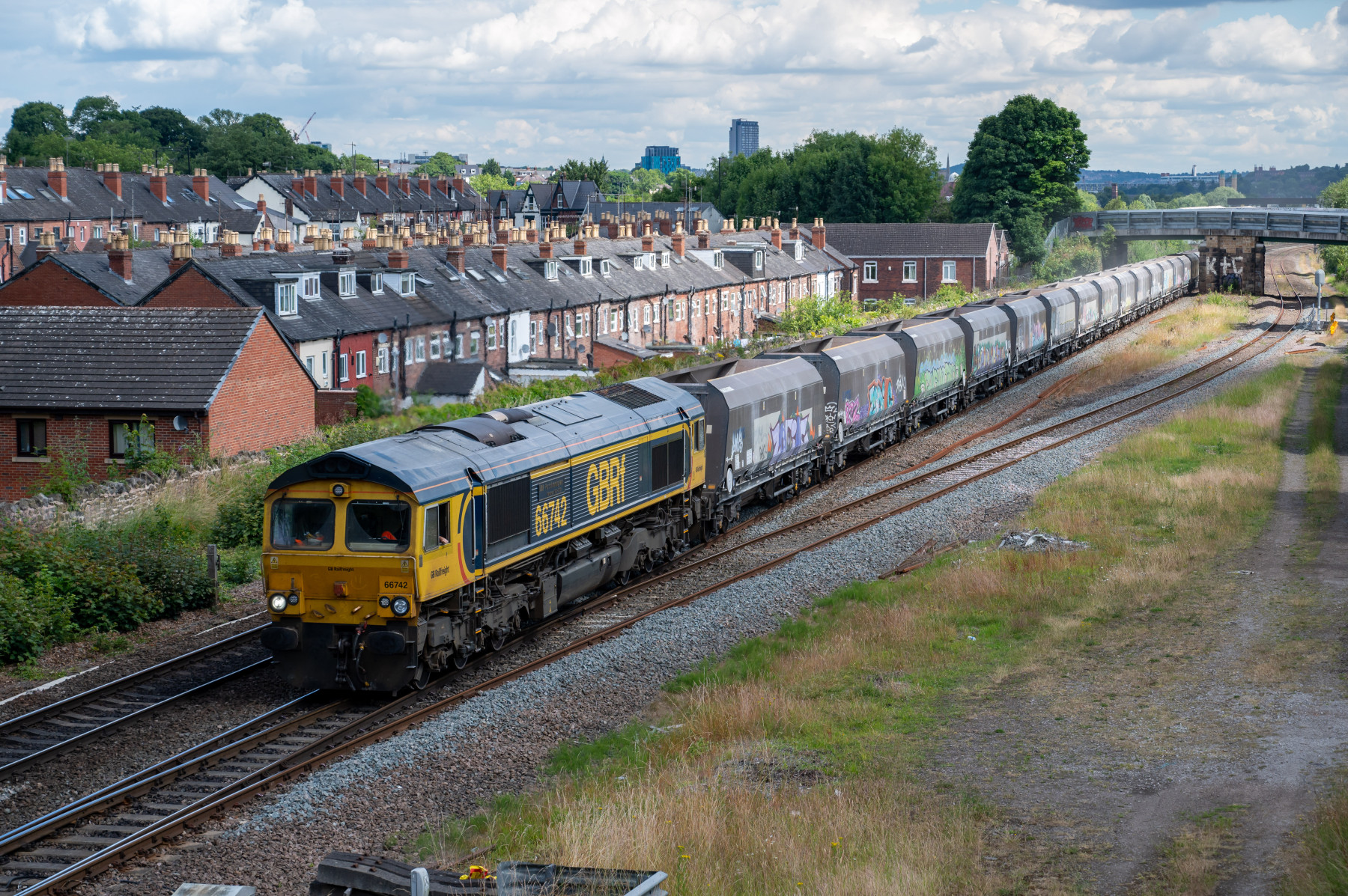 Photo of 66742 at Heeley loop — trainlogger