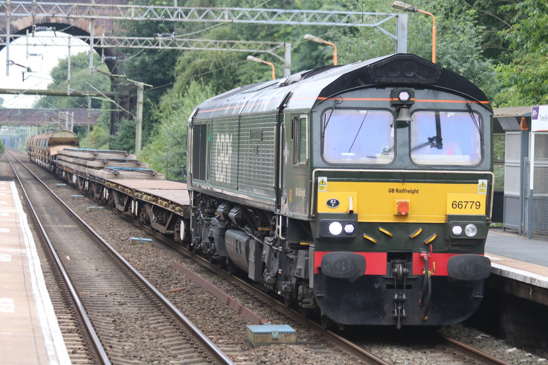 Photo of 66779 at Tame Bridge Parkway — trainlogger