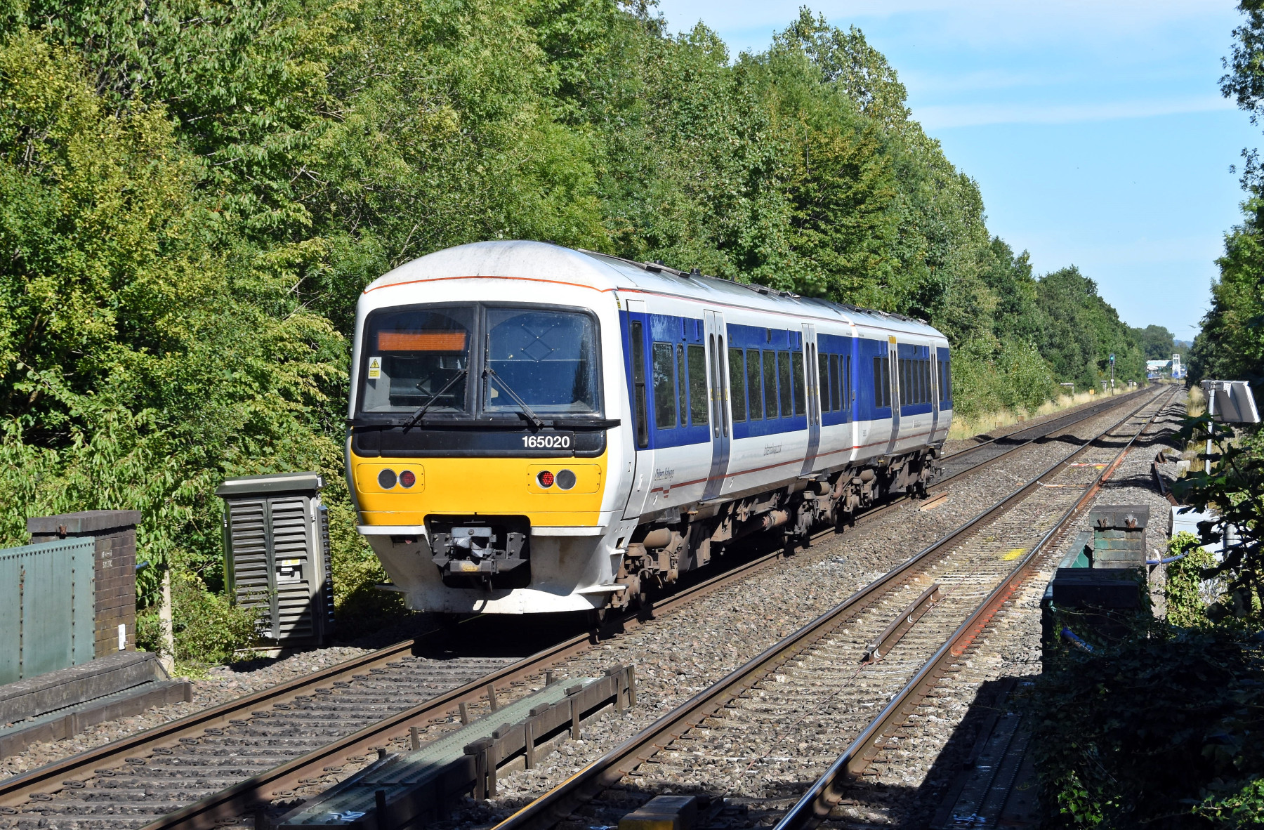 Photo of 165020 at Denham Golf Club — trainlogger