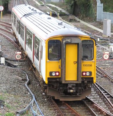 150208 - Class 150 / Diesel mechanical / hydraulic multiple unit sets ...