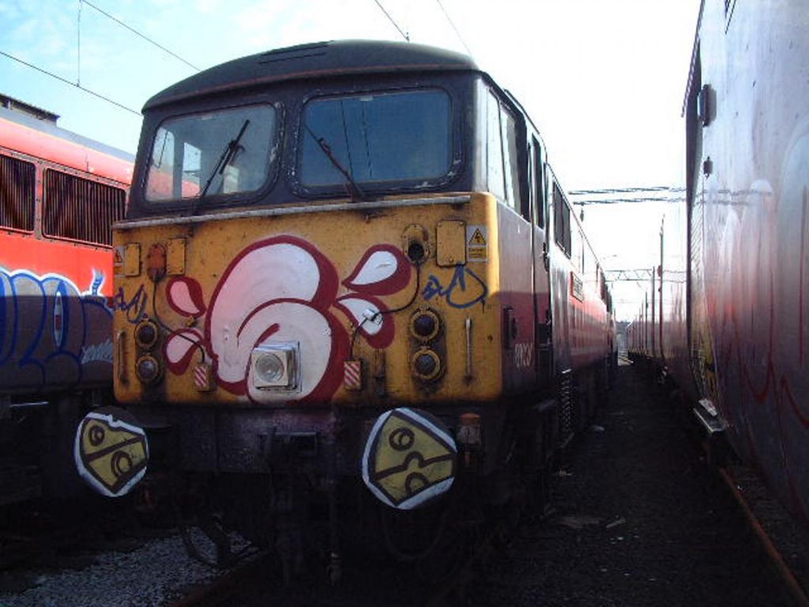 Photo of 87024 at Willesden TMD — trainlogger