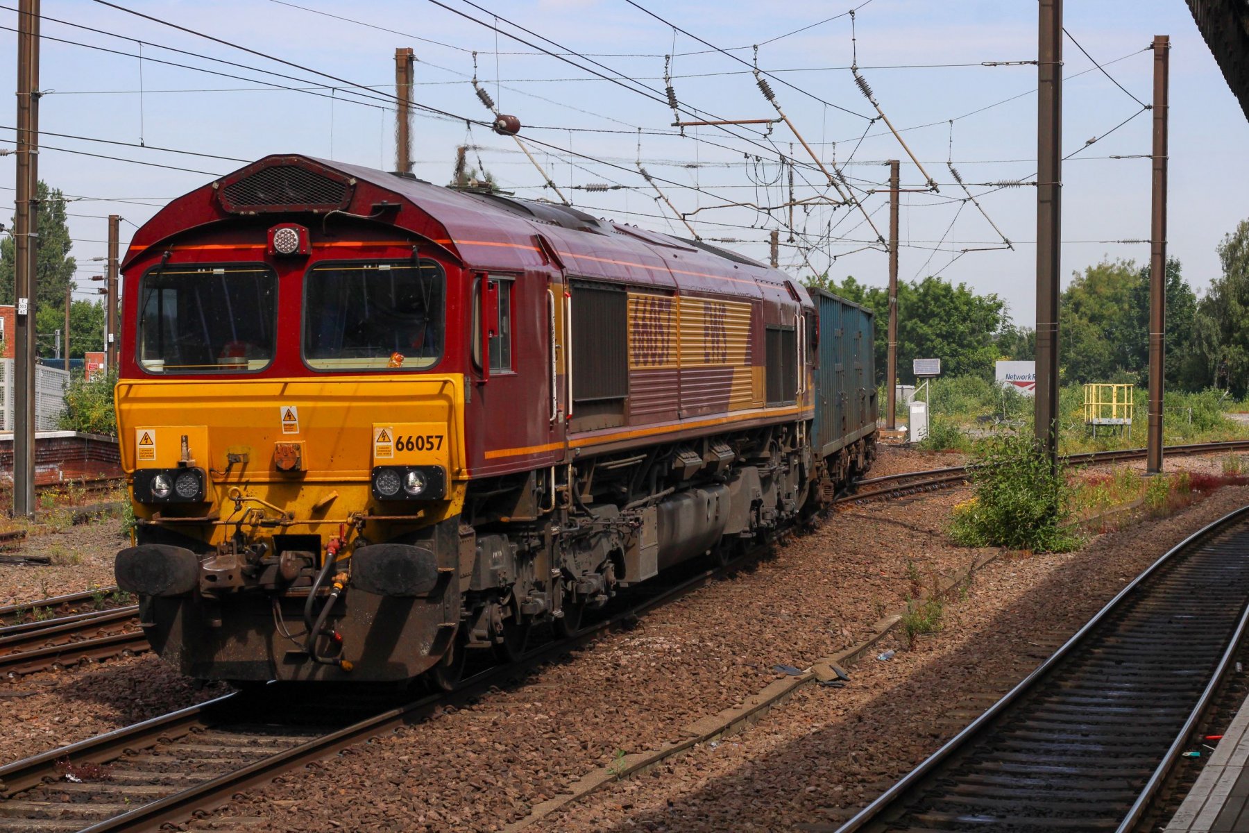 Photo of 66057 at York — trainlogger
