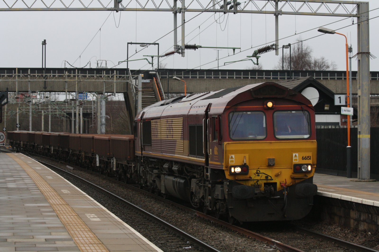 Photo of 66151 at bescot stadium+yard — trainlogger