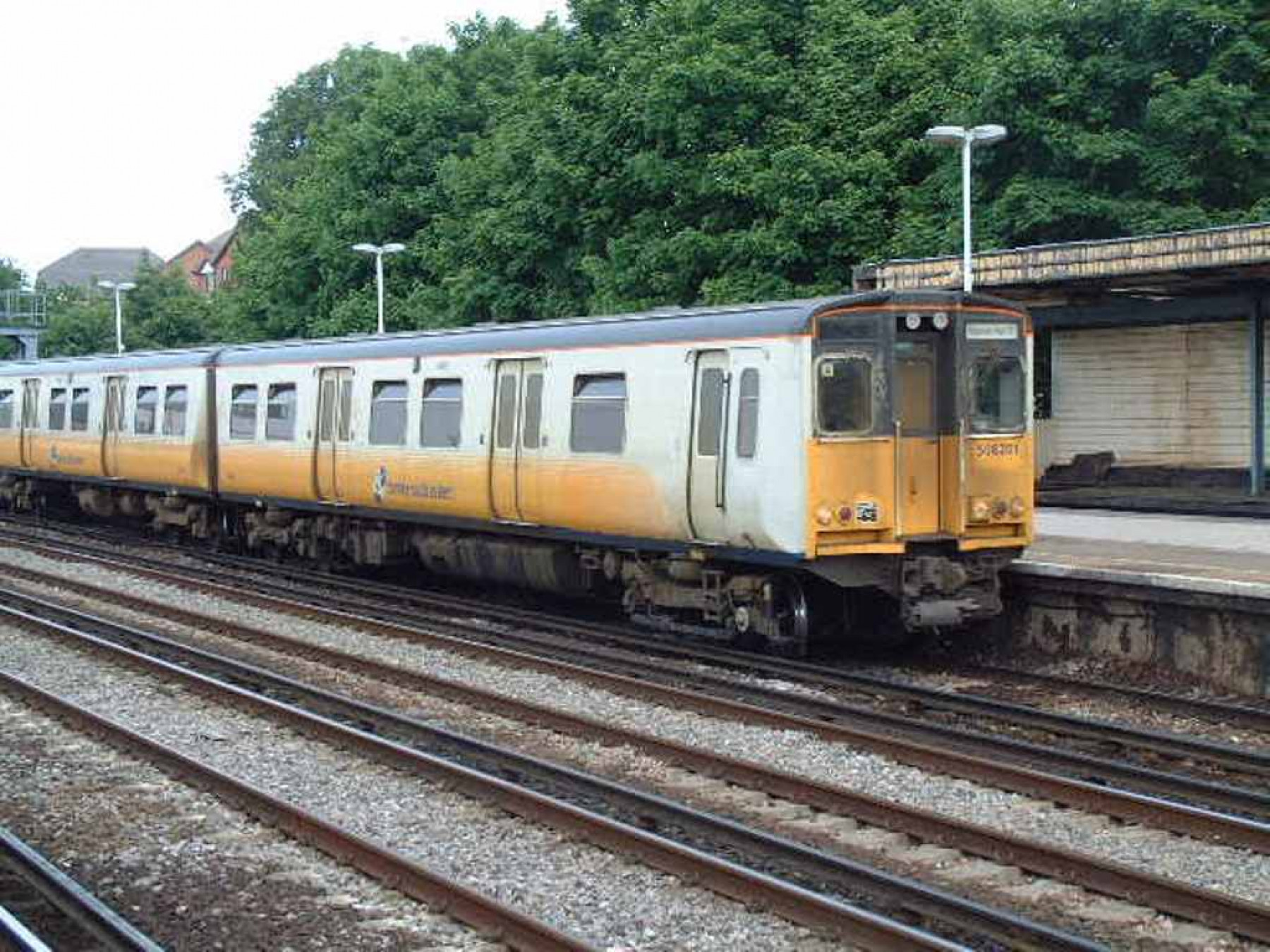 Photo of 508201 at Redhill — trainlogger