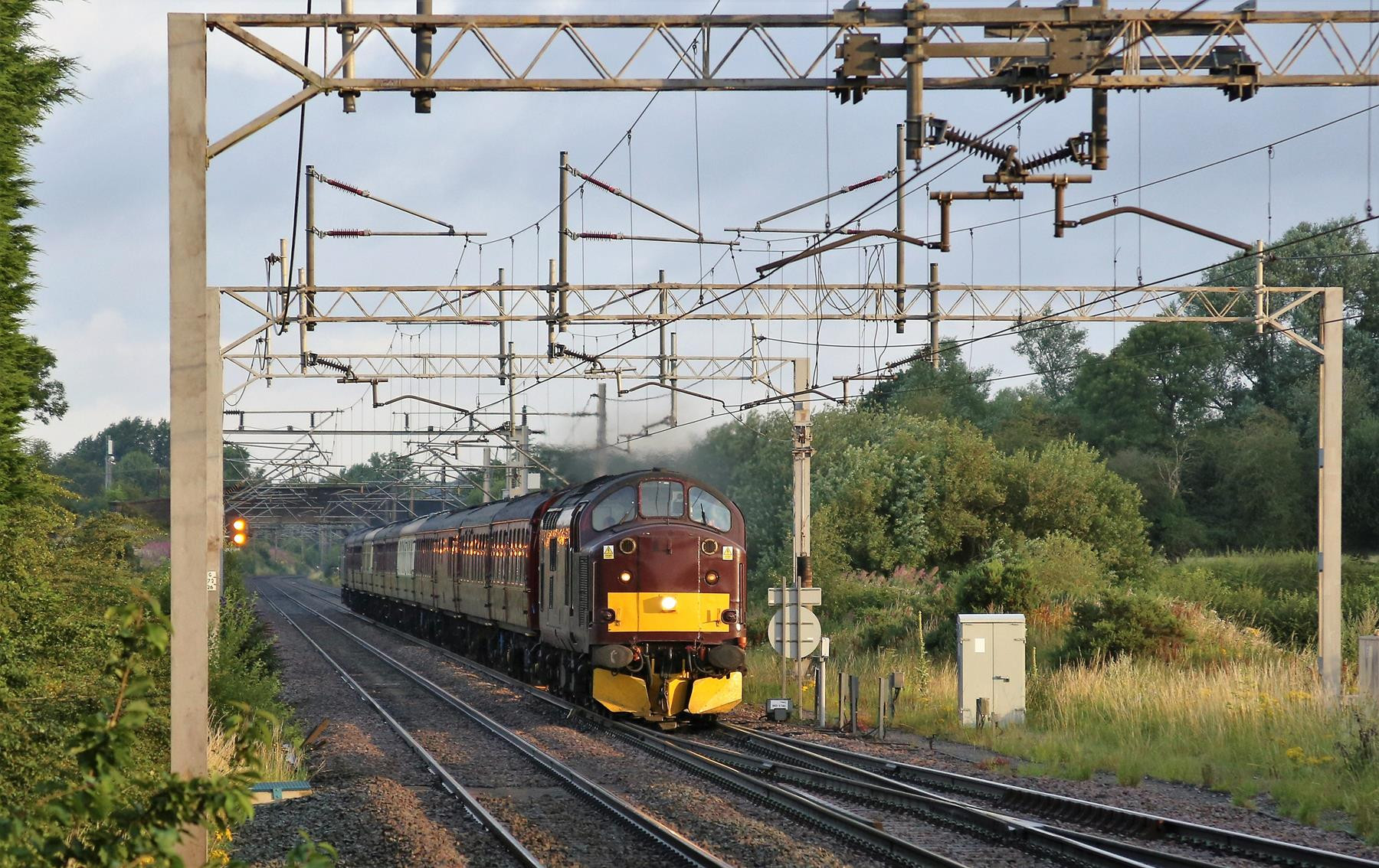 Photo of 37706 at Acton Bridge — trainlogger