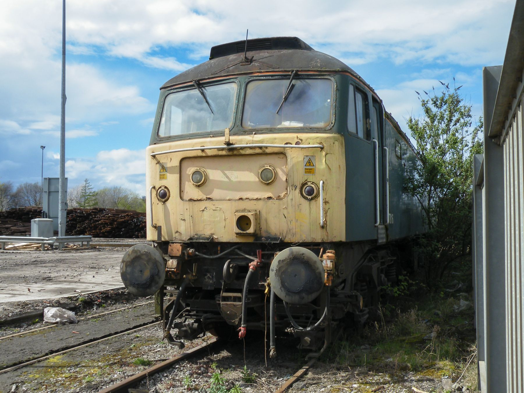 Photo of 47816 at Crewe Basford Hall — trainlogger