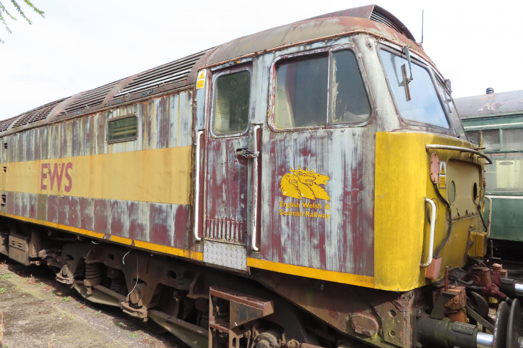 Photo of 47744 at Burton-on-Trent - Nemesis Rail — trainlogger