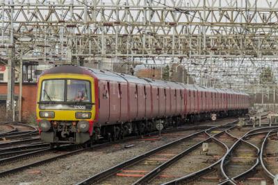 325008 - Class 325 / AC and AC/DC electric multiple unit sets — trainlogger