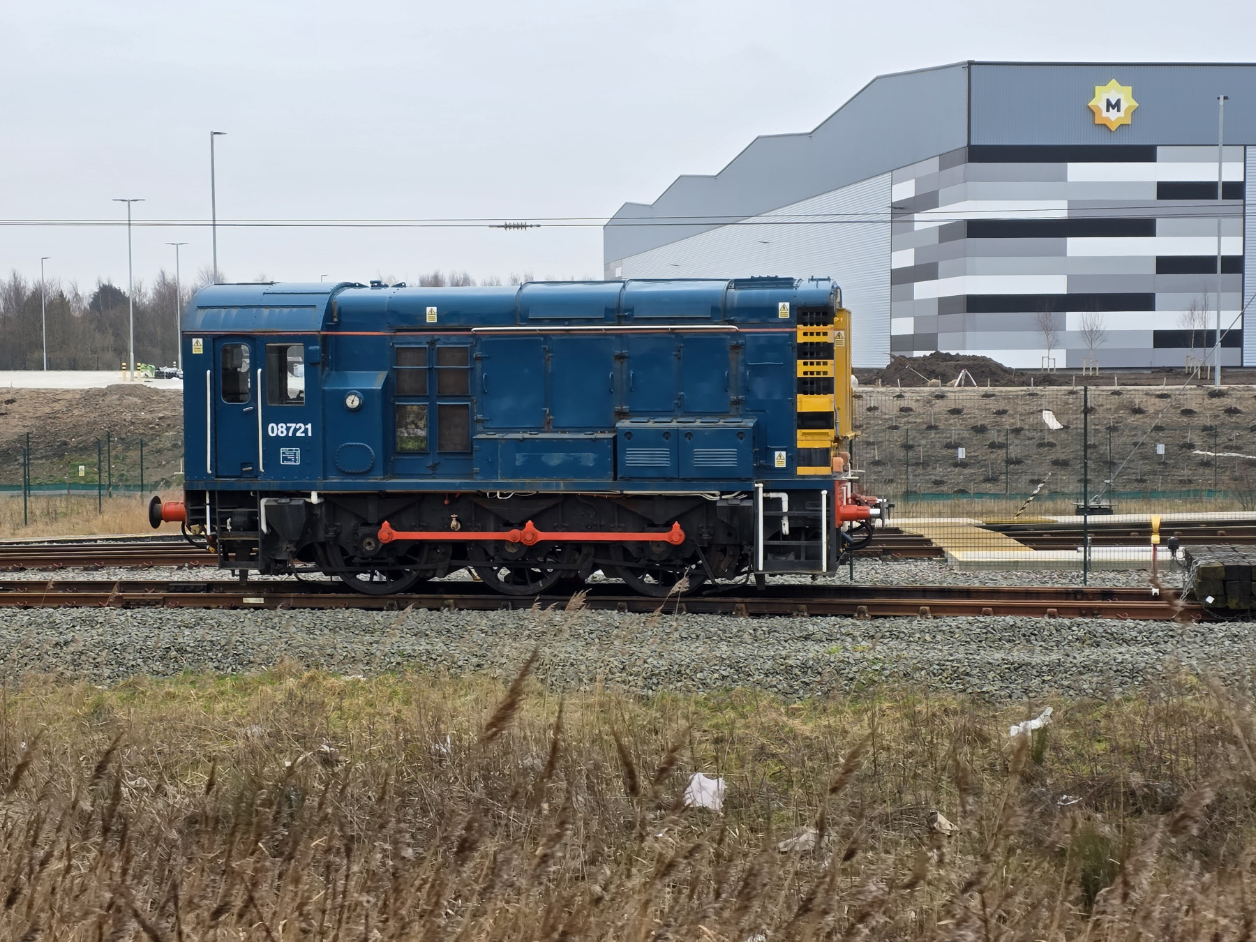 Photo of 08721 at Widnes - Alstom rolling stock modernisation facility ...