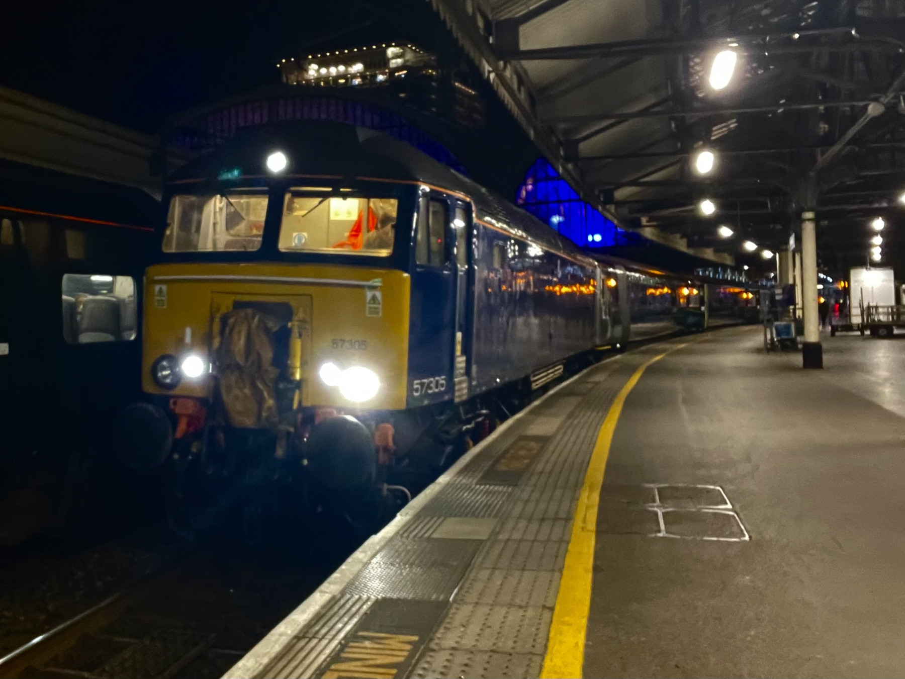 Photo of 57305 at London Paddington — trainlogger