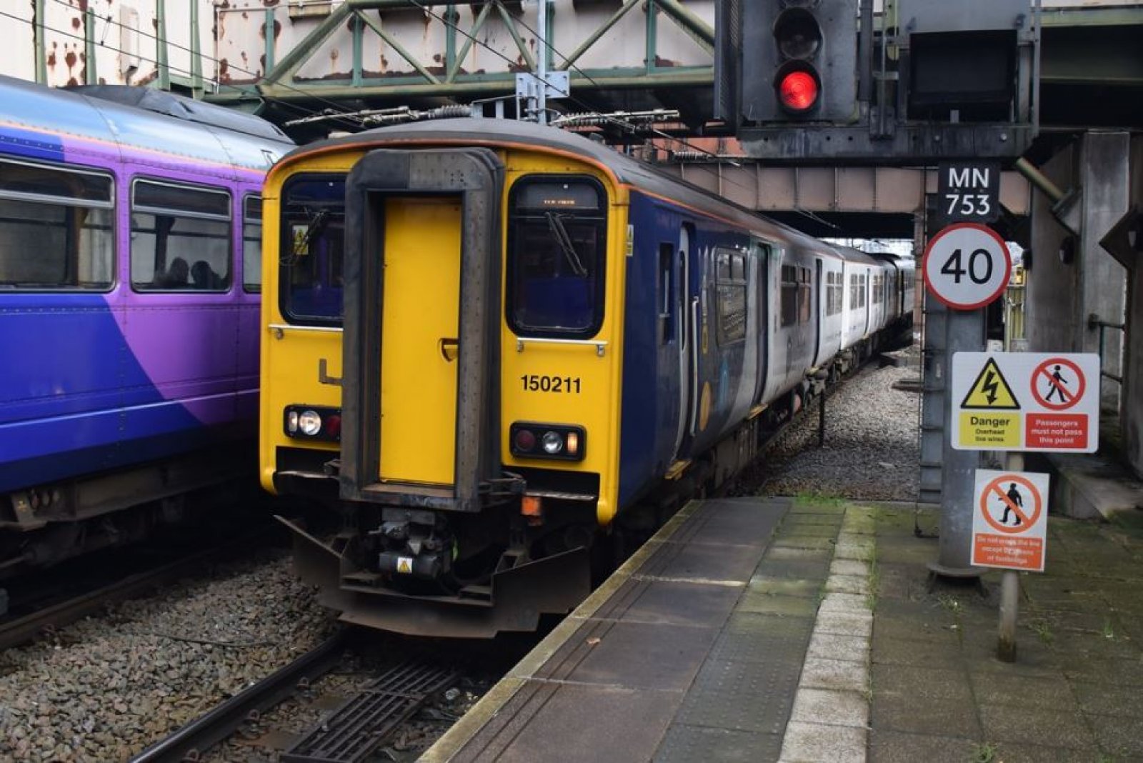 Photo of 150211 at Manchester Victoria — trainlogger