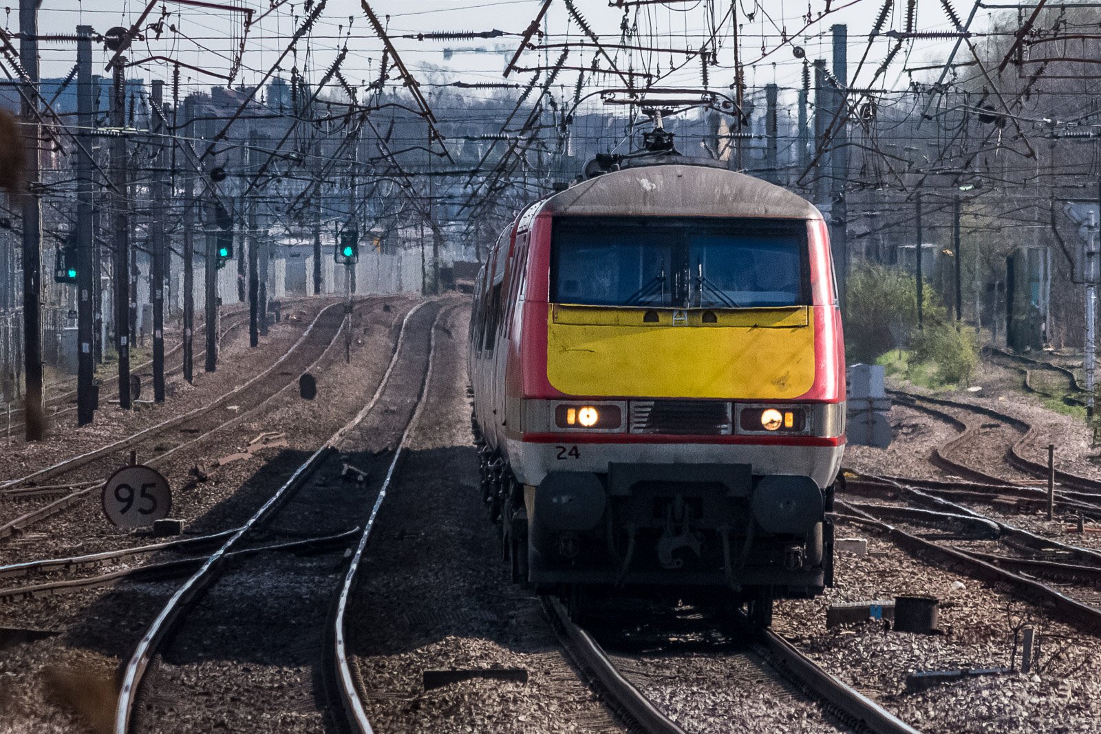 Photo of 91124 at Alexandra Palace — trainlogger