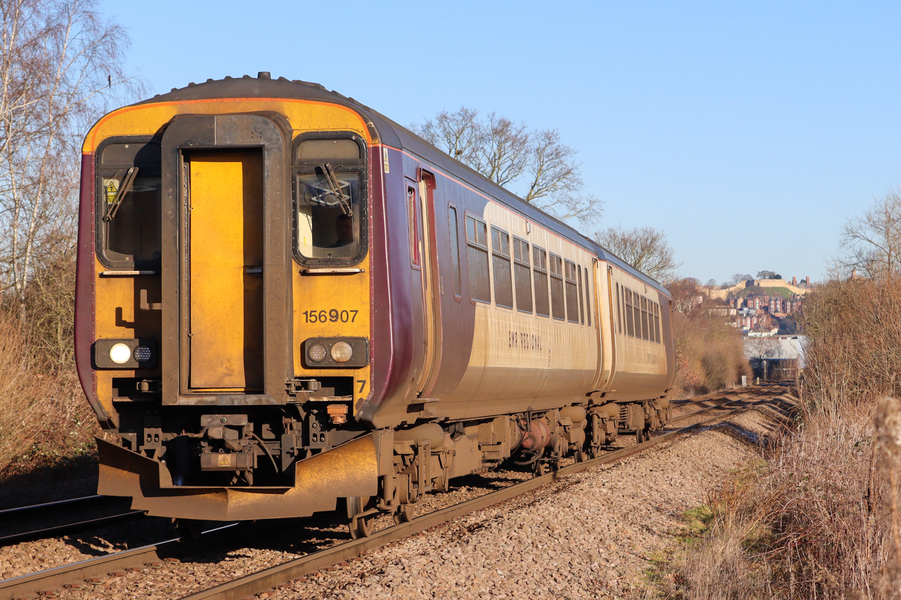 Photo of 156907 at Oak Farm Footcrossing — trainlogger