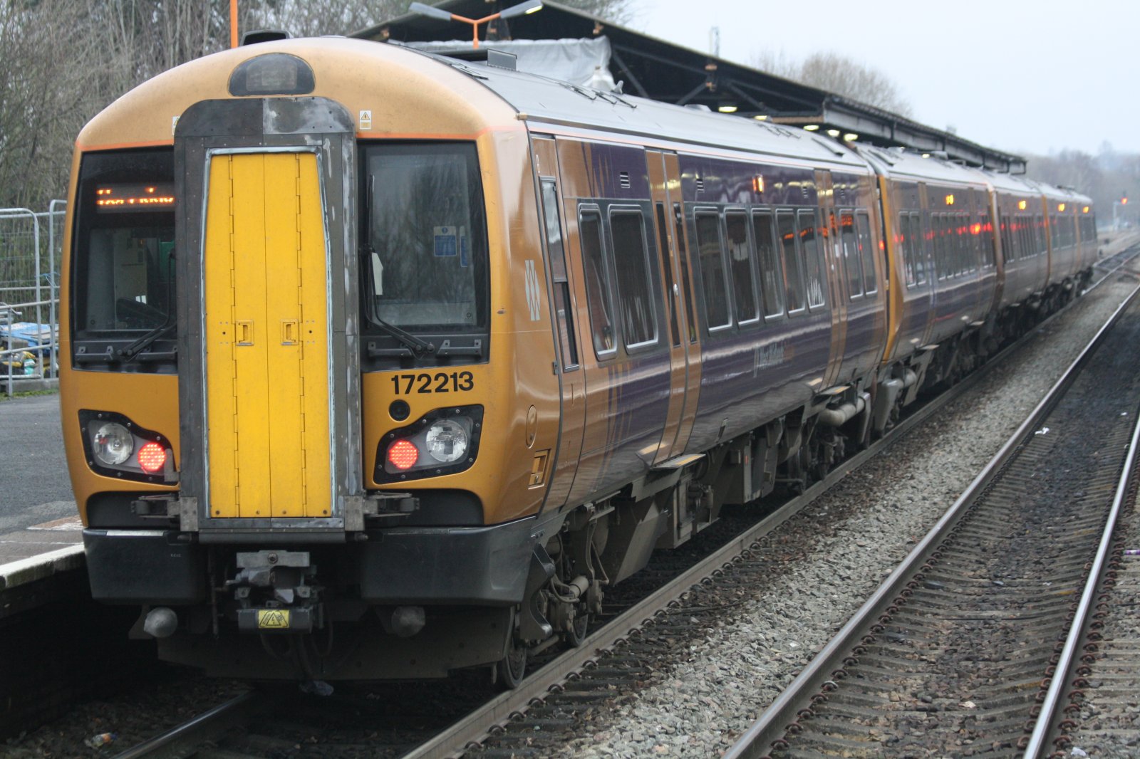 Photo of 172213 at Stourbridge Junction — trainlogger