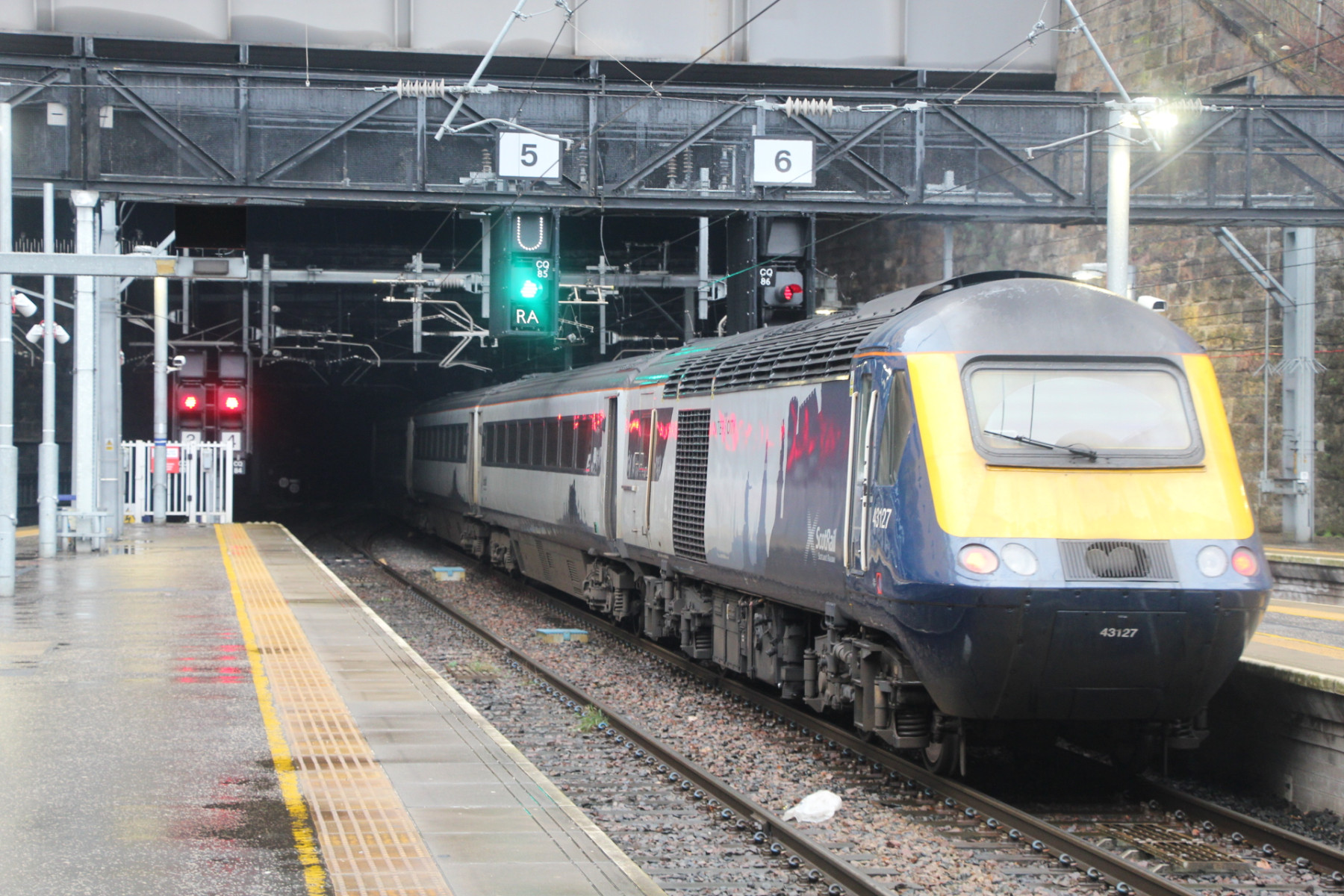 Photo of 43127 at Glasgow Queen Street — trainlogger