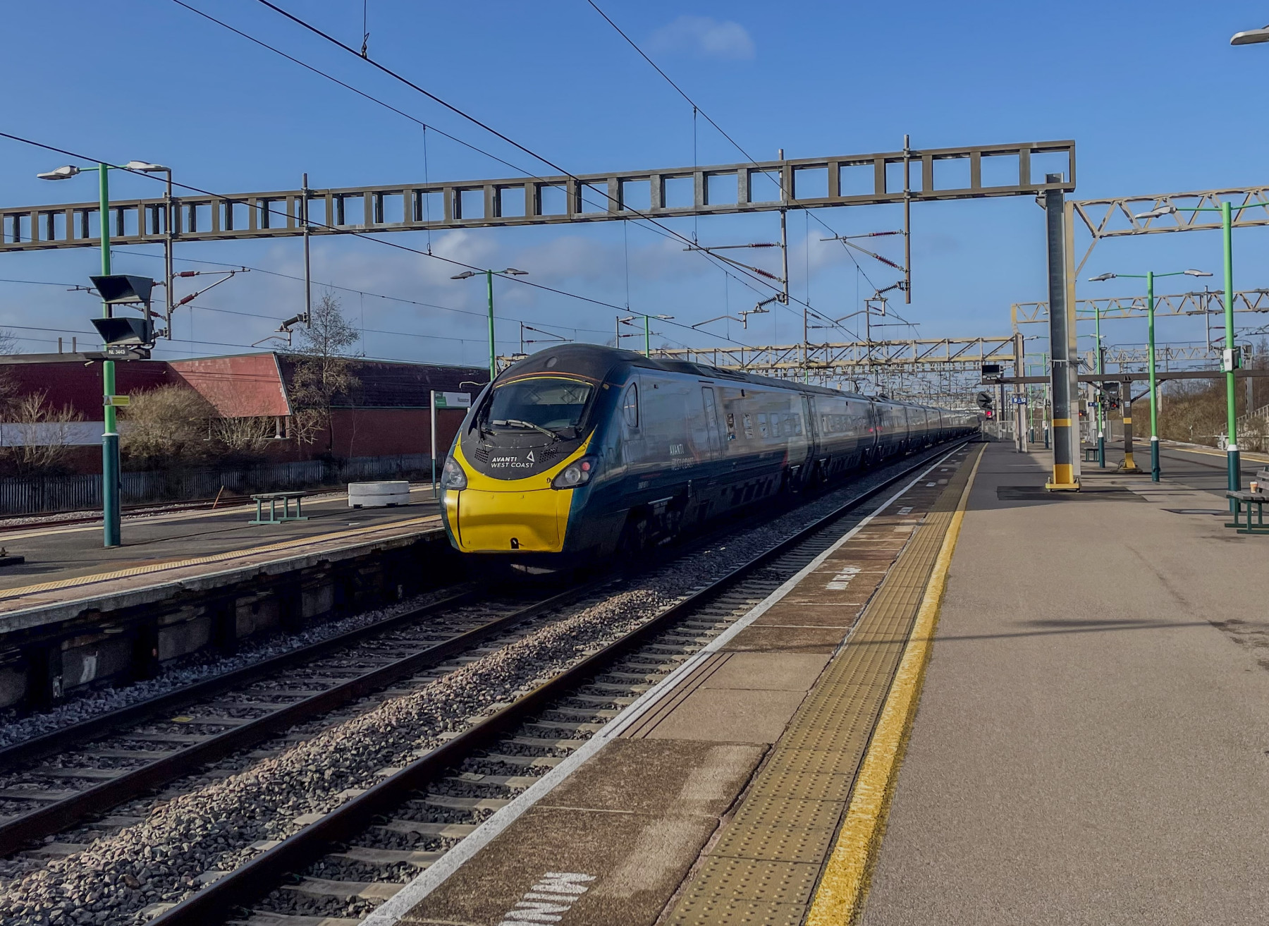 Photo of 390107 at Nuneaton — trainlogger