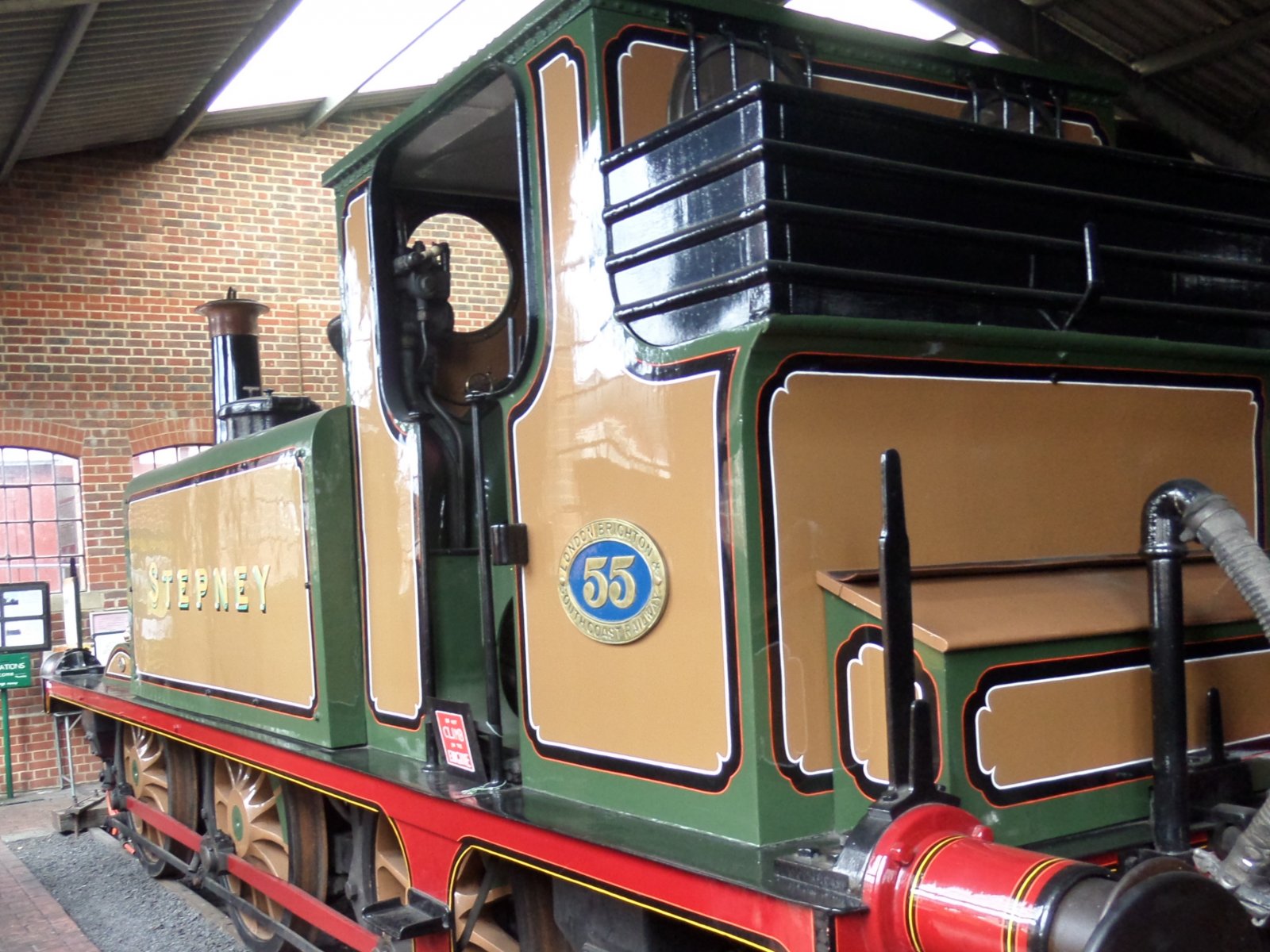Photo of steam 32655 at Bluebell Railway — trainlogger