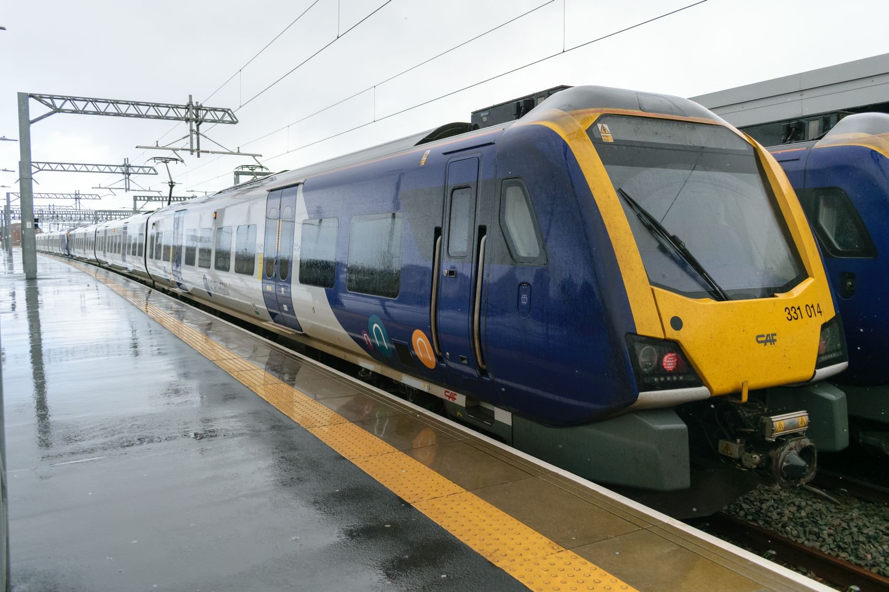 Photo of 331014 at Blackpool North — trainlogger