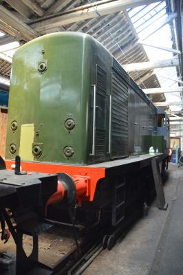 D8233 - Class 15 / Locomotives — trainlogger