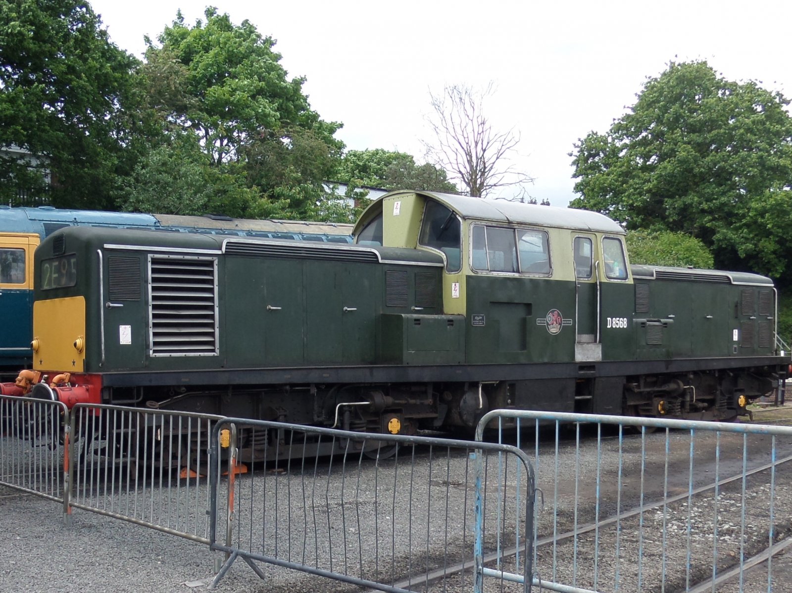 Photo of D8568 at Severn Valley Railway Diesel Gala — trainlogger
