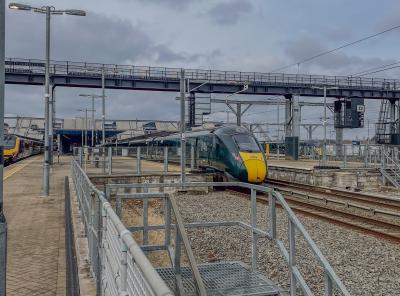 800316 - Class 800 / High-speed multiple unit / fixed formation sets ...