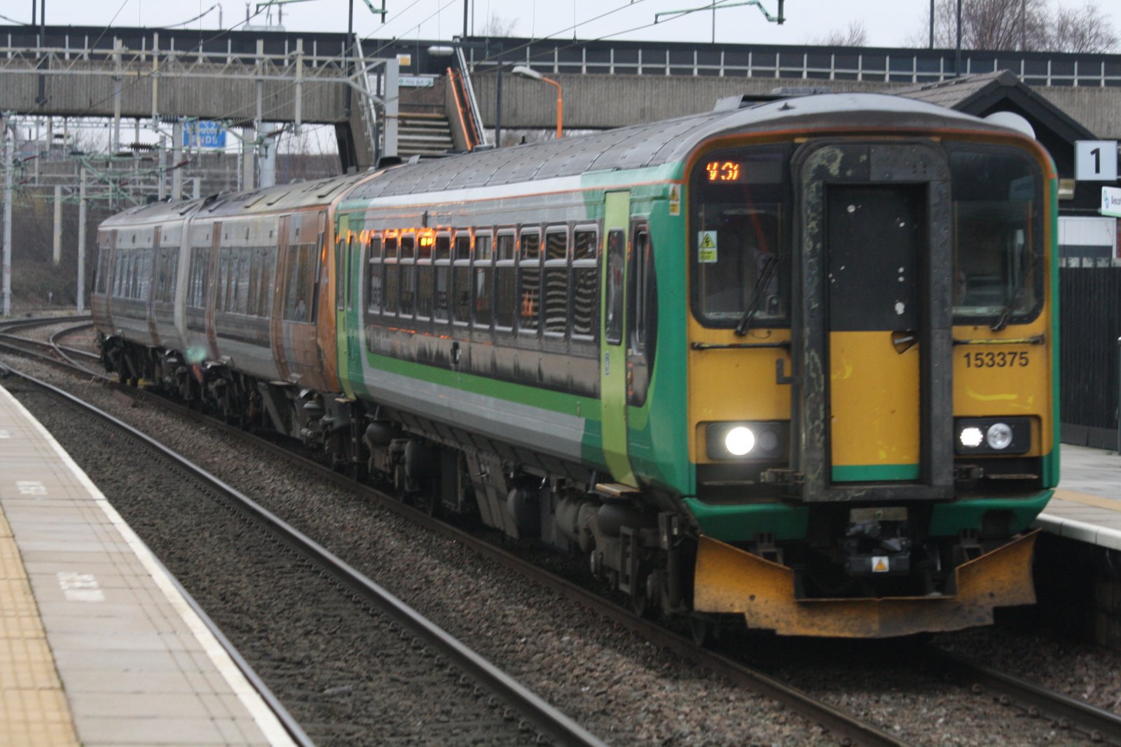 Photo of 153375 at bescot stadium+yard — trainlogger
