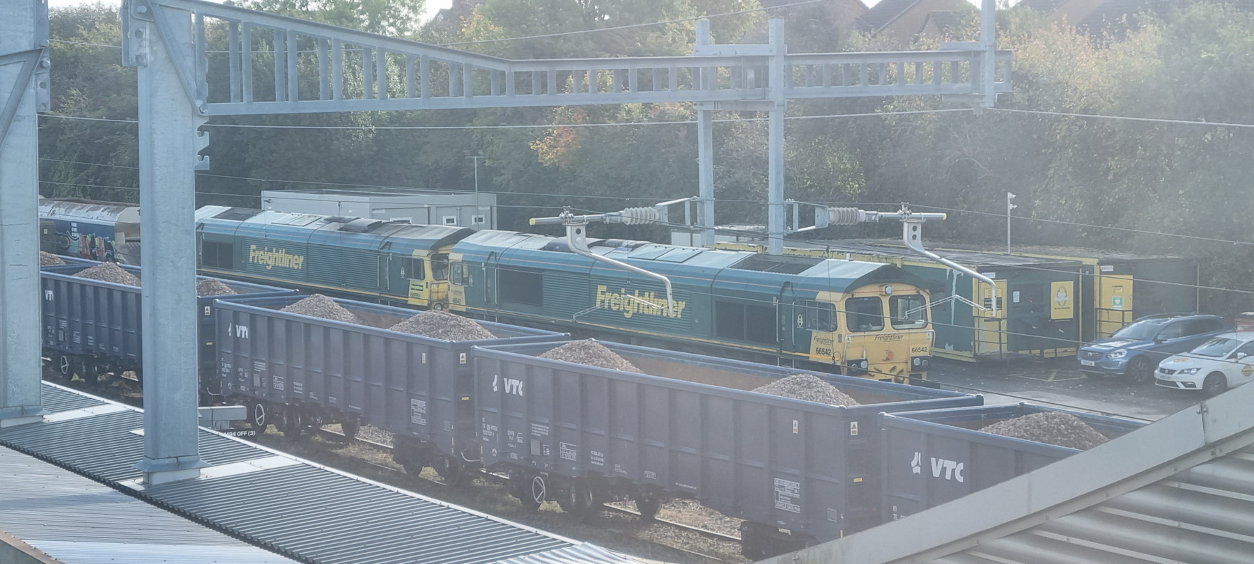 Photo of 66551 and 66542 at Stoke Gifford Freightliner yard — trainlogger
