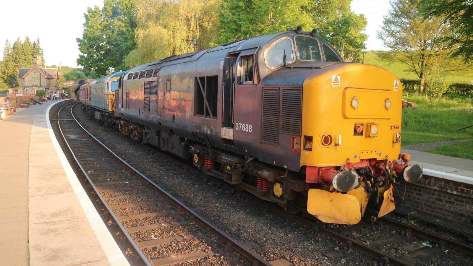 Photo of 37688 at Severn Valley Railway — trainlogger