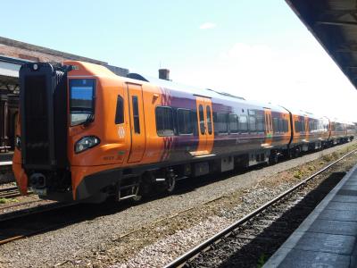 196105 - Class 196 / Diesel mechanical / hydraulic multiple unit sets ...