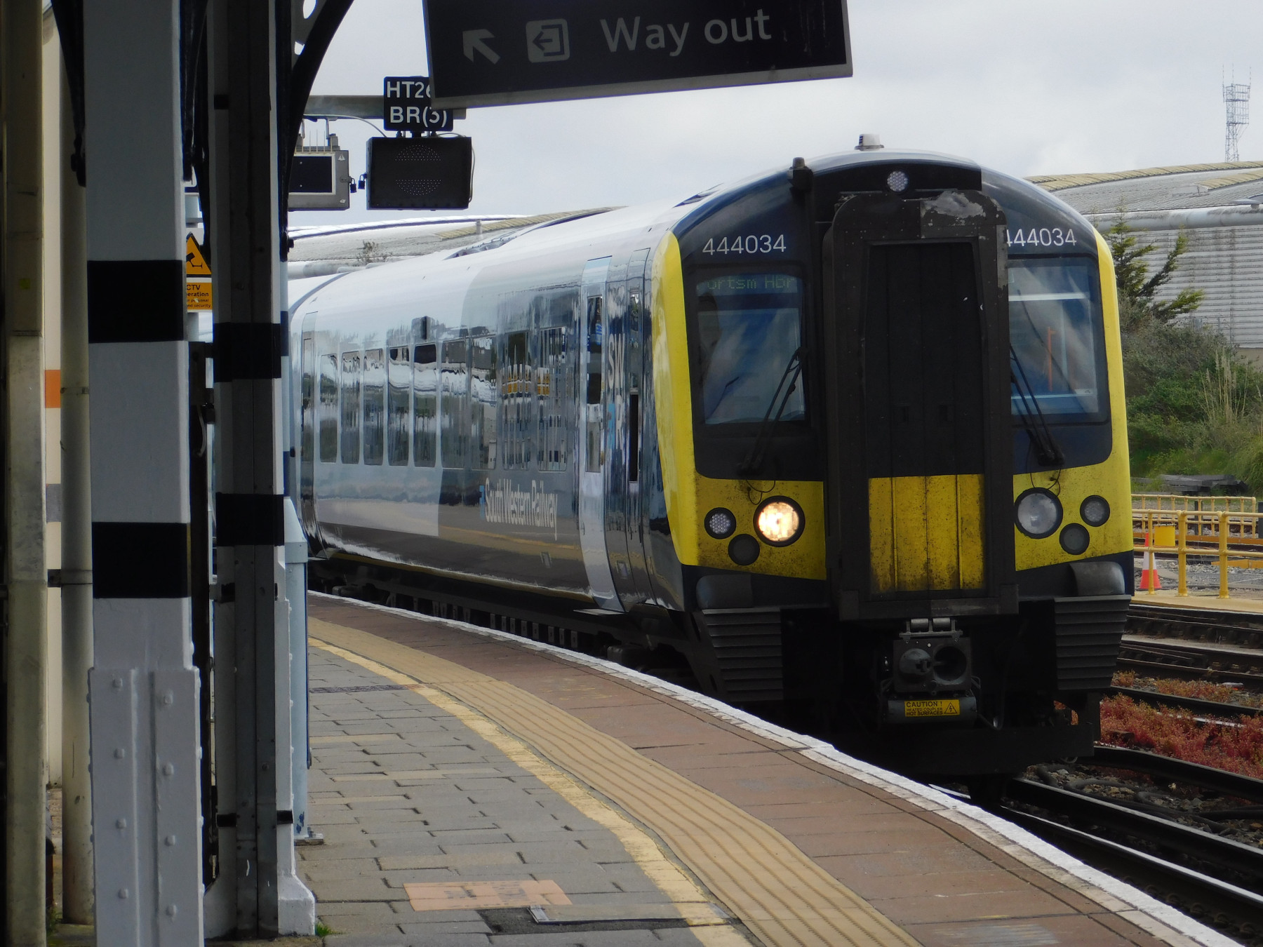 Photo of 444034 at Fratton — trainlogger