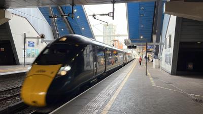 800010 - Class 800 / High-speed multiple unit / fixed formation sets ...