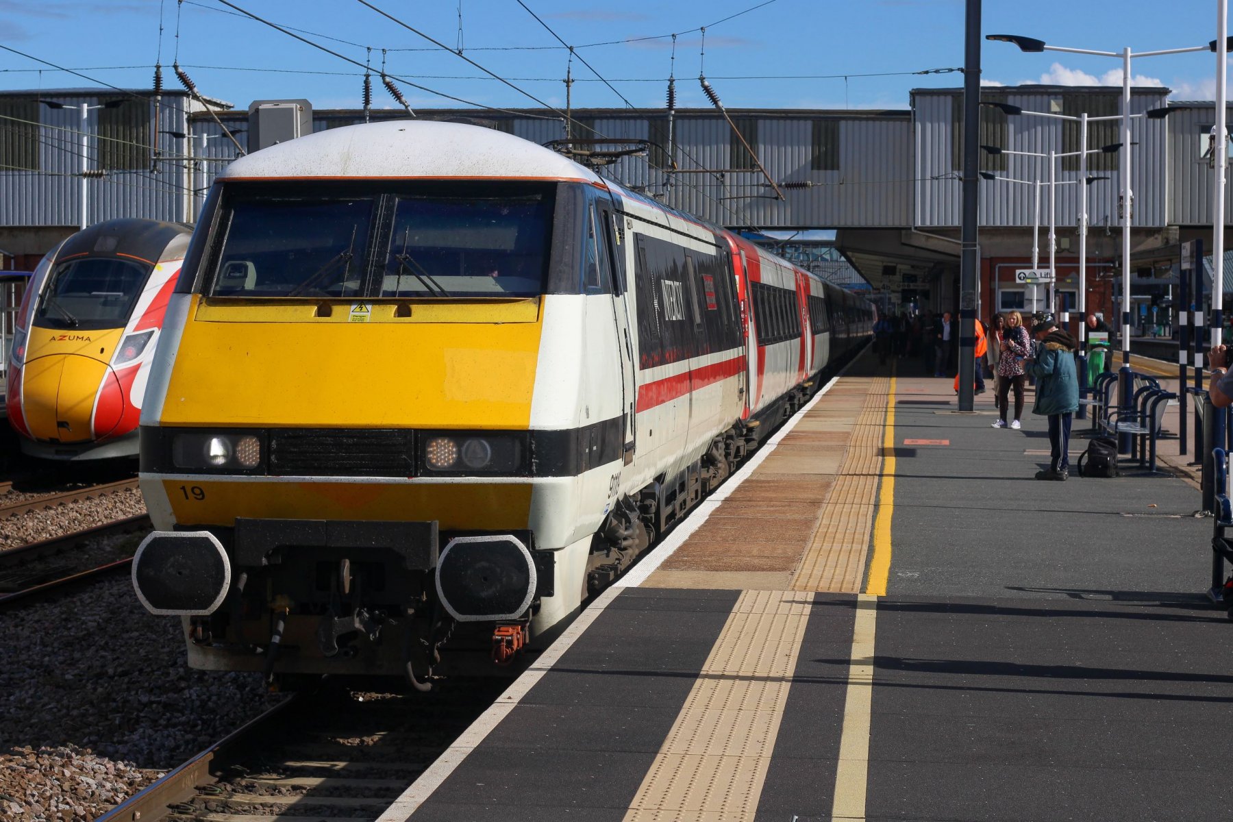 Photo of 91119 at Peterborough — trainlogger