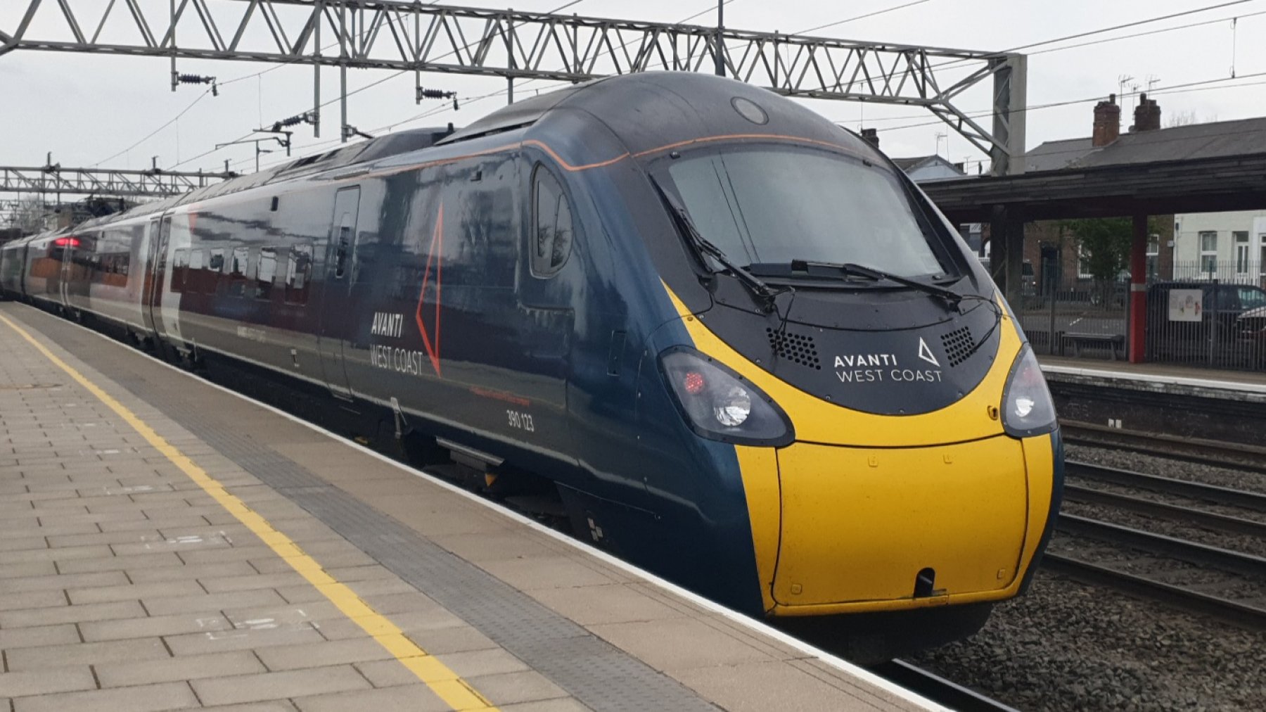 Photo of 390123 at Stafford — trainlogger
