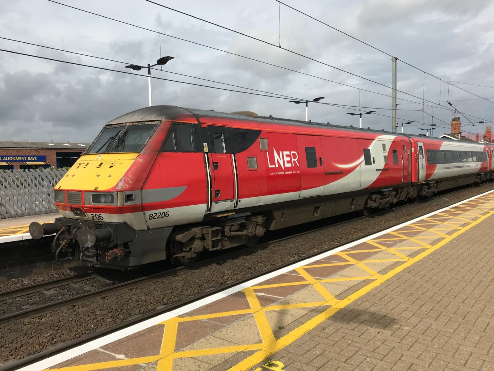 Photo of 82206 at Newark North Gate — trainlogger