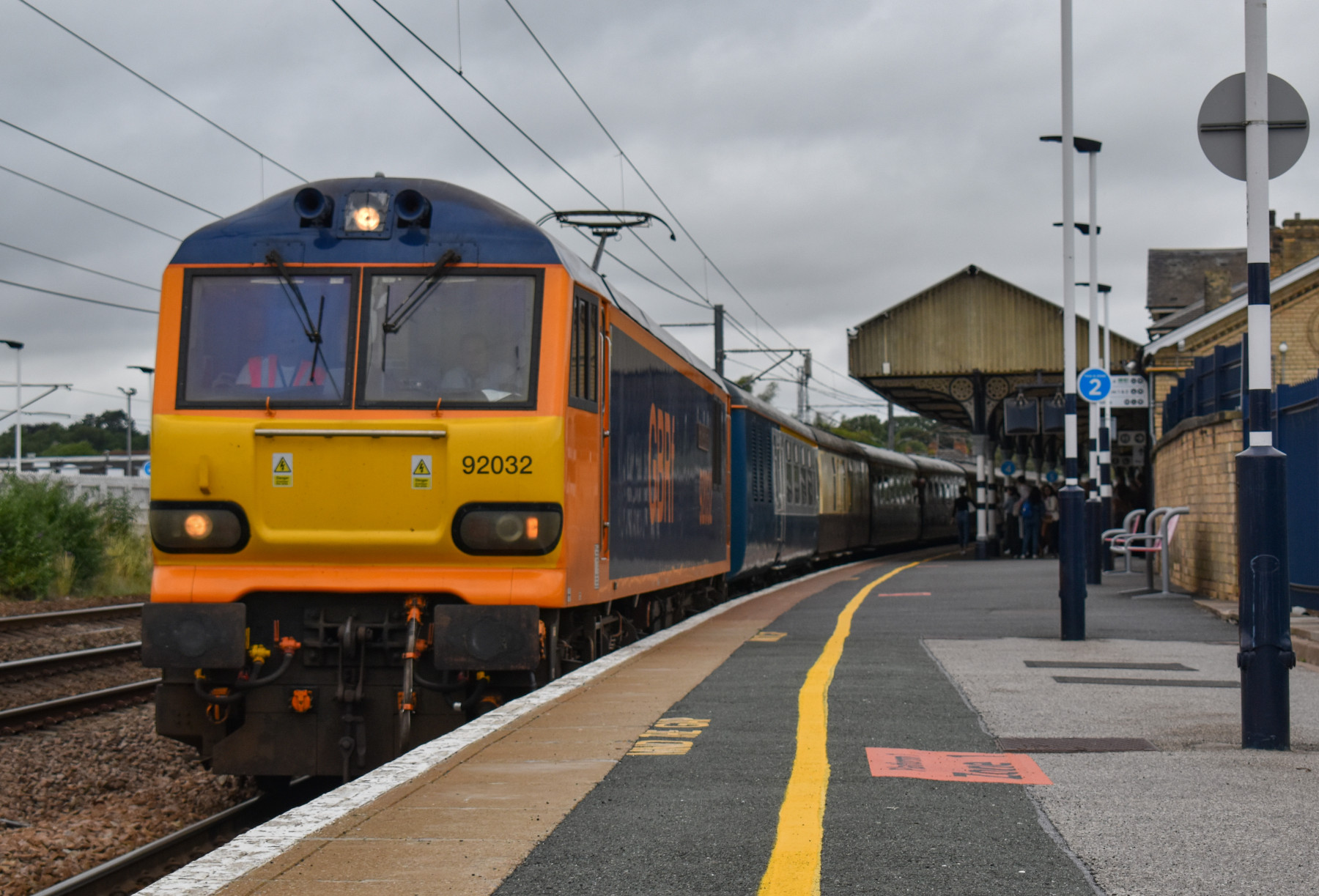 Photo of 92032 at Retford — trainlogger