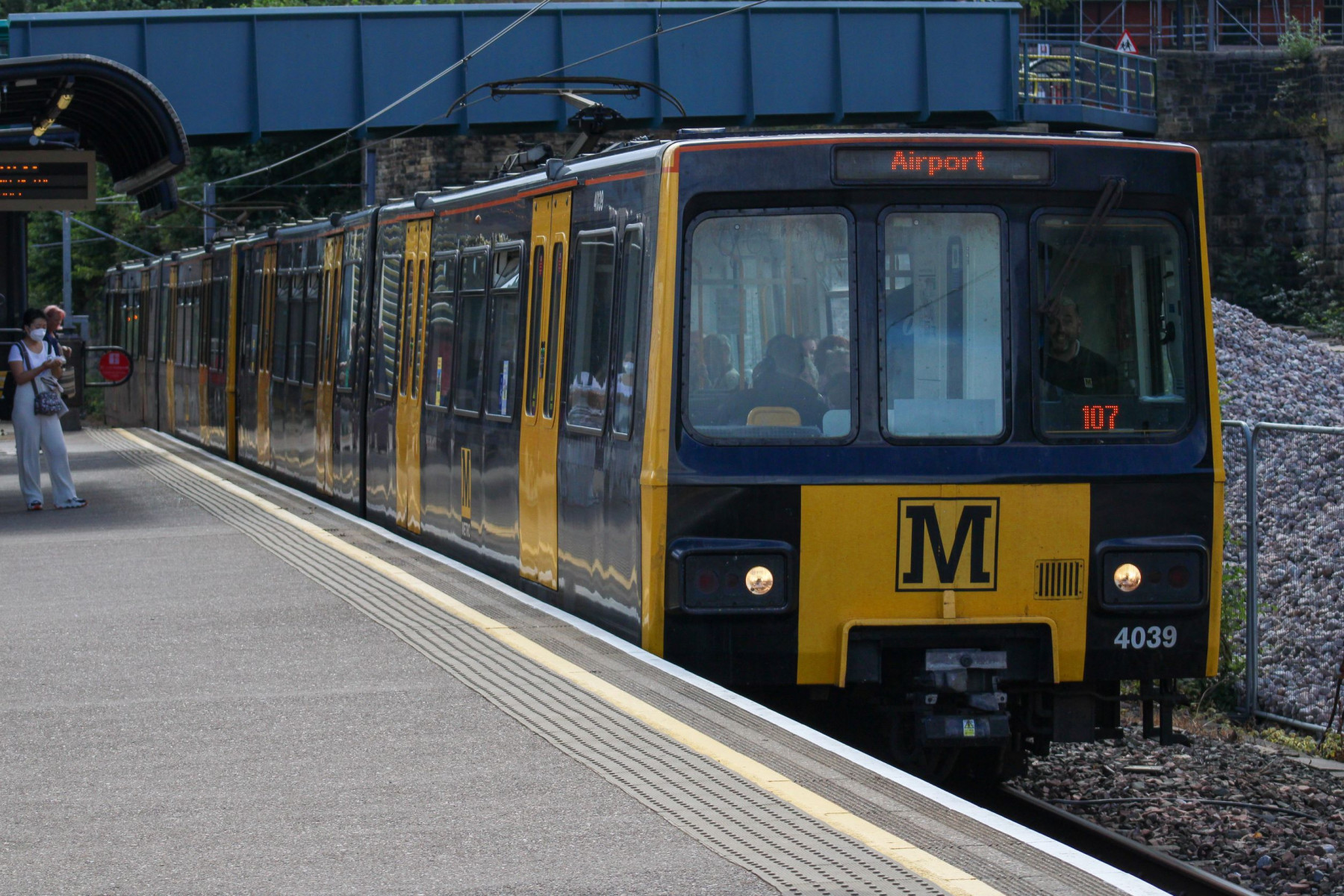 Photo of TW 4039 at Felling (Tyne & Wear Metro) — trainlogger